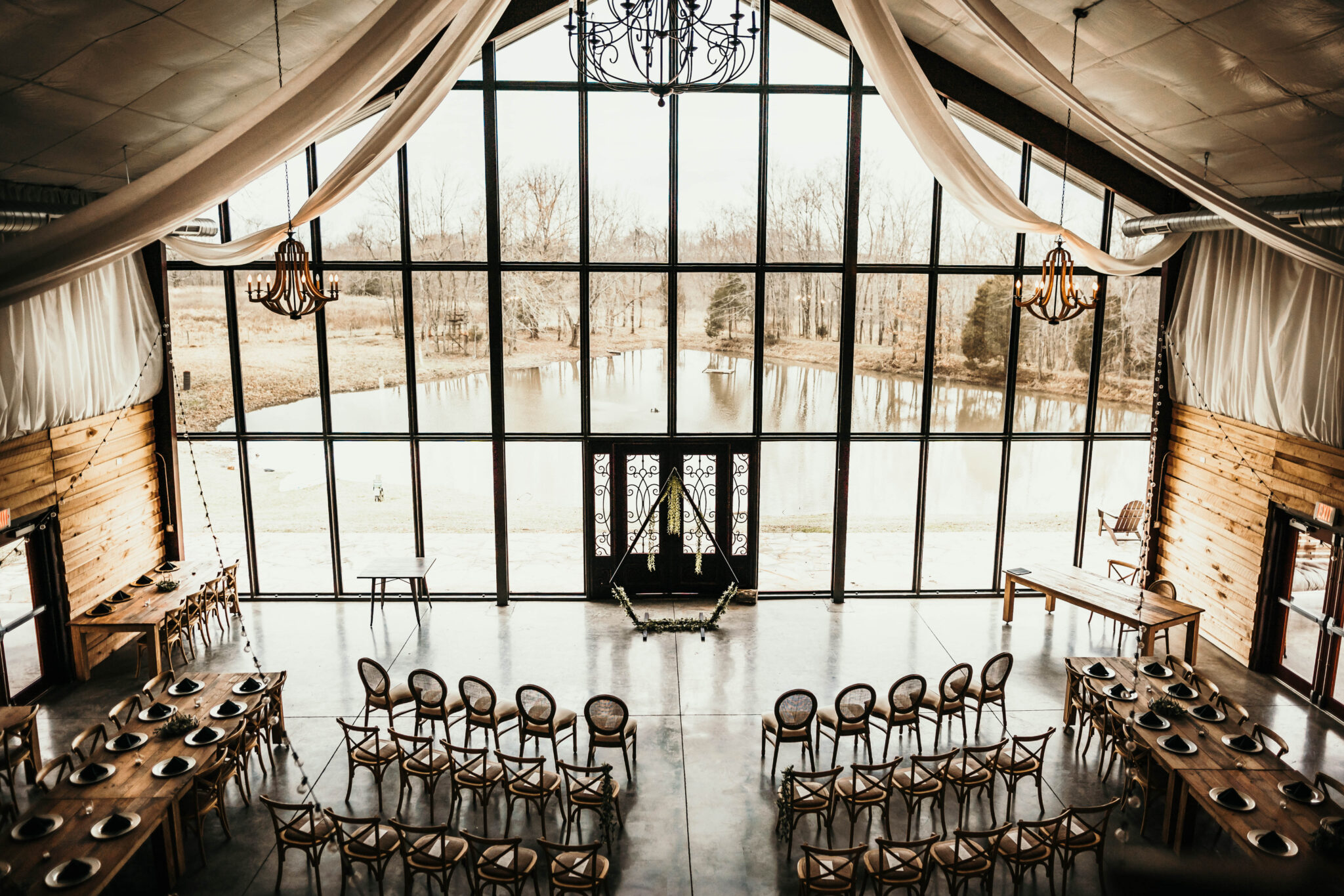 Weekday Wedding vs. Weekend Wedding - Advice from Burdoc Farms ...