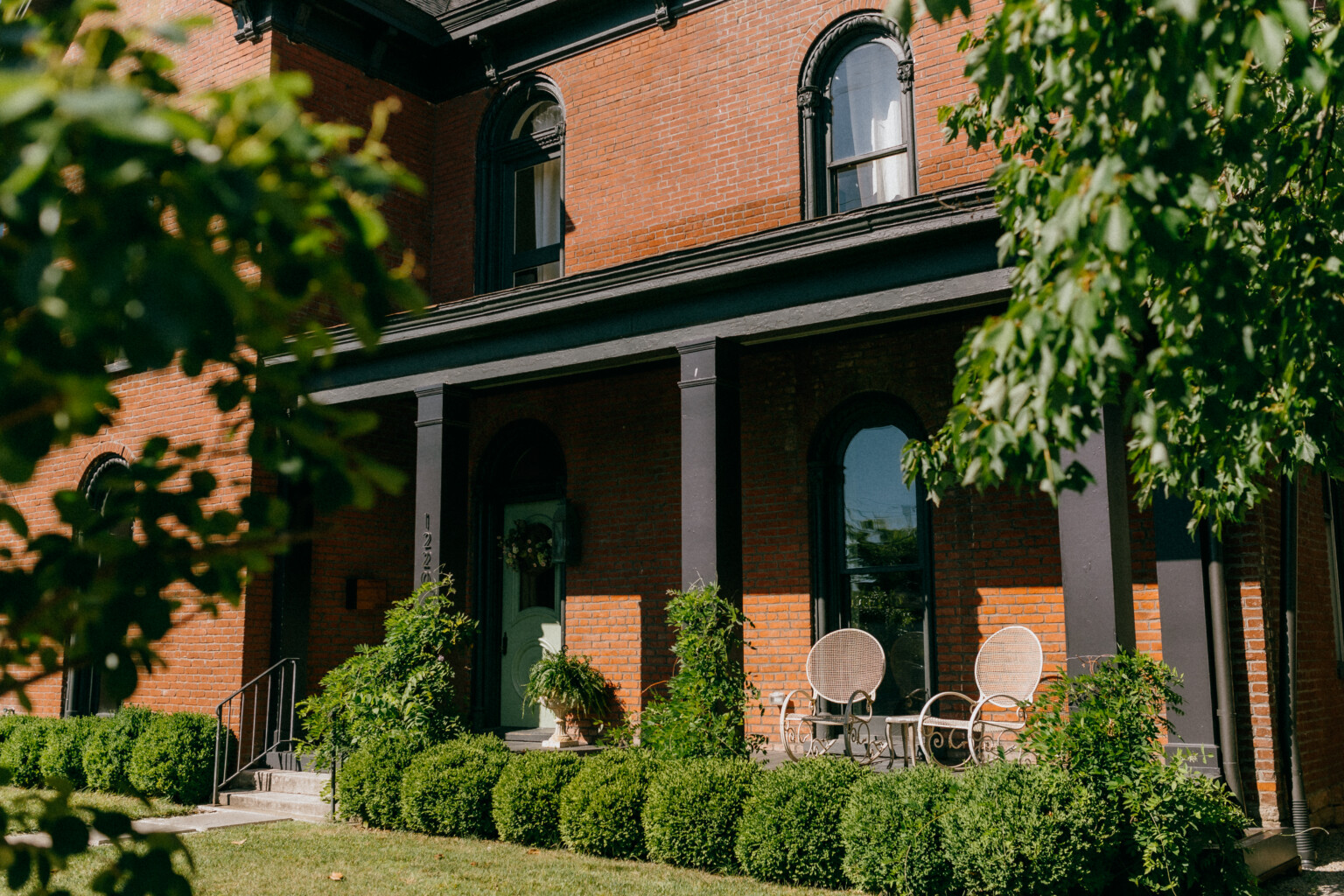 Intimate Courtyard Wedding Dinner Celebration - Nashville Bride Guide