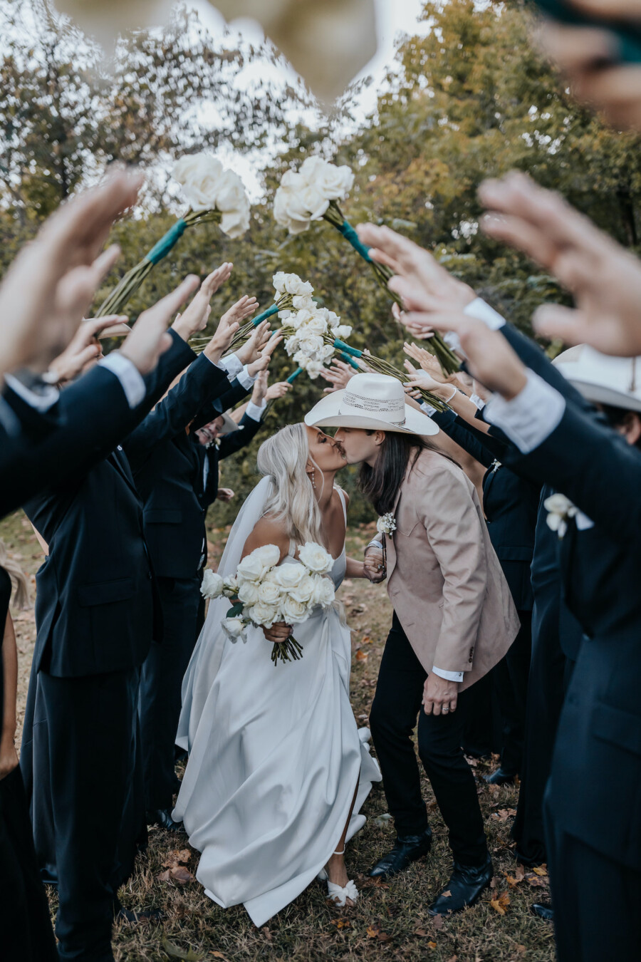 How to Infuse Western Country Touches Into Your Nashville Wedding